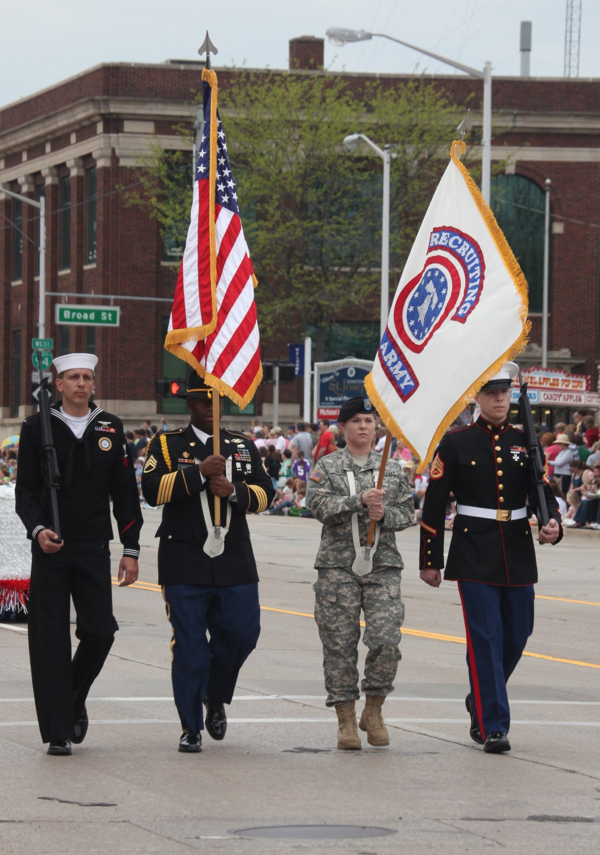 Grand Floral Parade – Blossomtime Festival