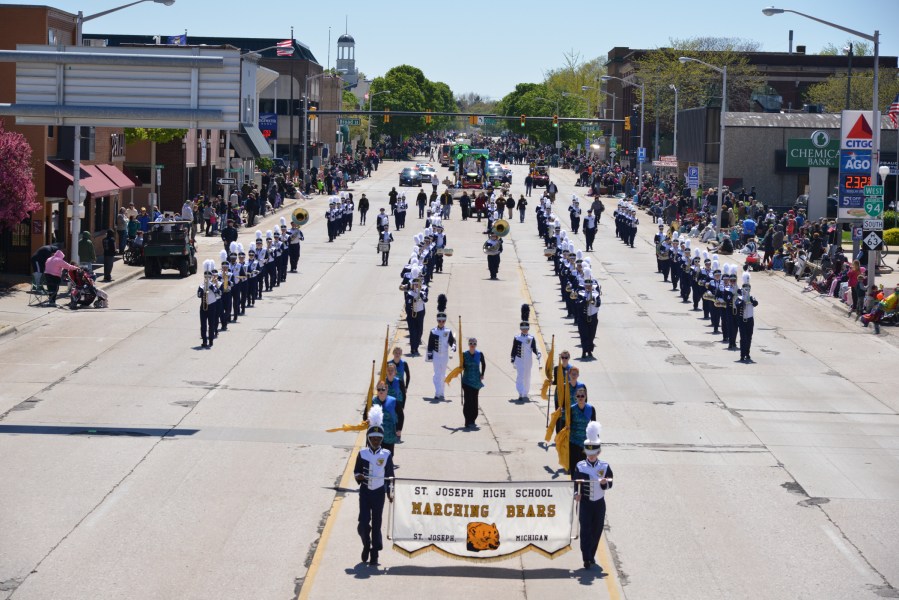 Grand Floral Parade – Blossomtime Festival