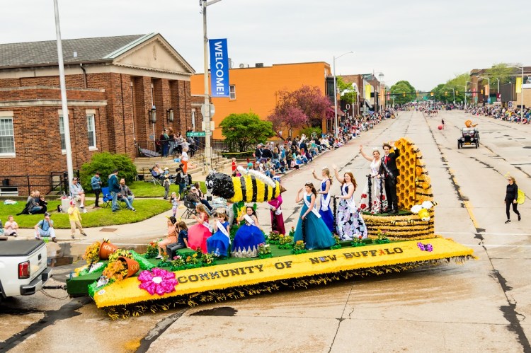Grand Floral Parade – Blossomtime Festival