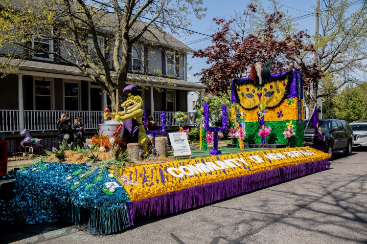 Grand Floral Parade – Blossomtime Festival